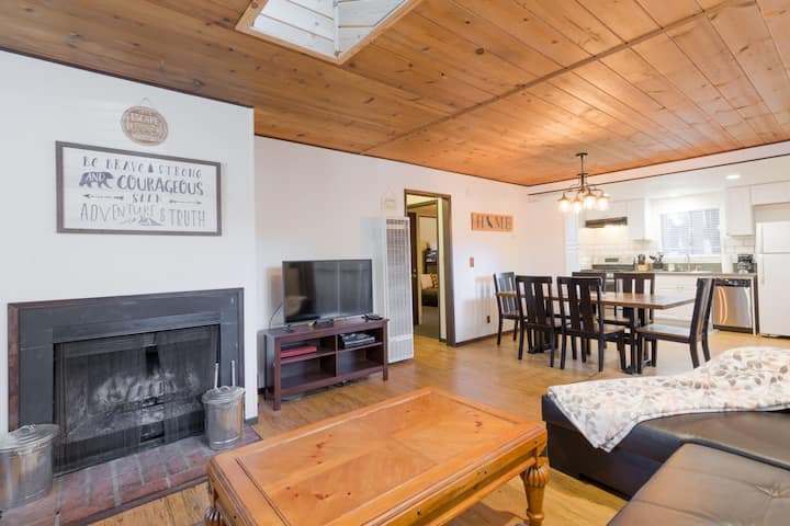 Cozy Winter Escape<1 Mi To Bear Mtn/shuttle Nearby - Big Bear Lake, CA