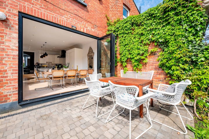 The Suburban Bliss - Cricklewood - London