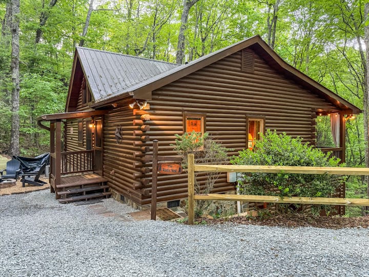 Rustic Nest - Quaint, Cozy, Dog Friendly, Hot Tub - Cherry Log, GA