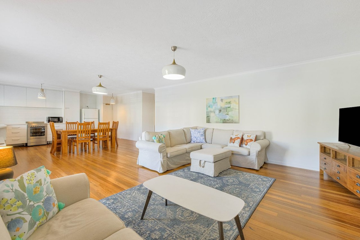 Kauai 2 - Pet Friendly Beachside Bilinga - Min. 3N - Apartments for ...