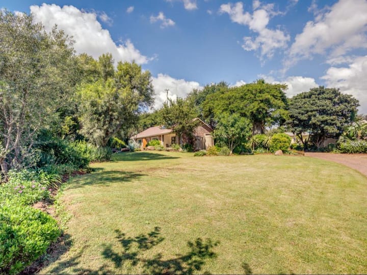 Luxury 2-bedroom Cottage - Centurion