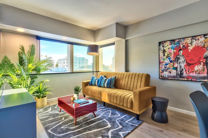 Eclectic Coastal Stay In Sea Point - Camps Bay