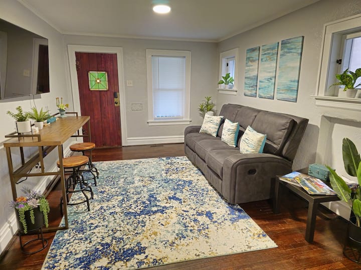 Perfect 2br For Travel Professionals / Tower Grove - St. Louis, MO