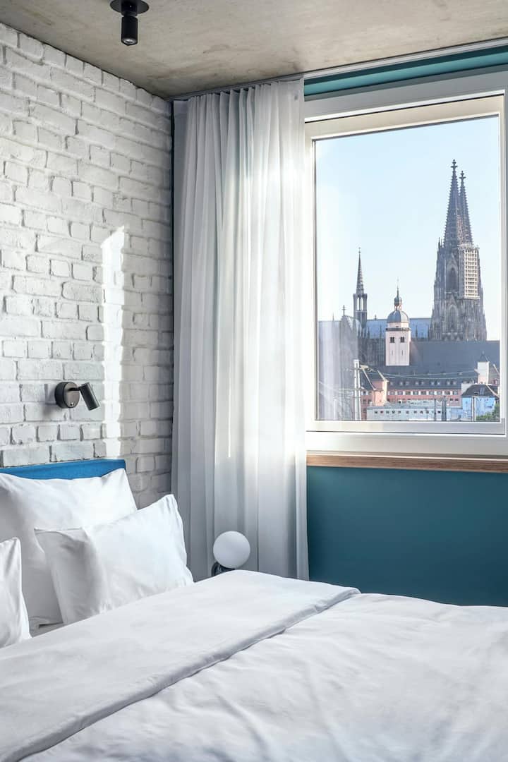 View Onto The Dom And Fresh Coffee Served - Cologne