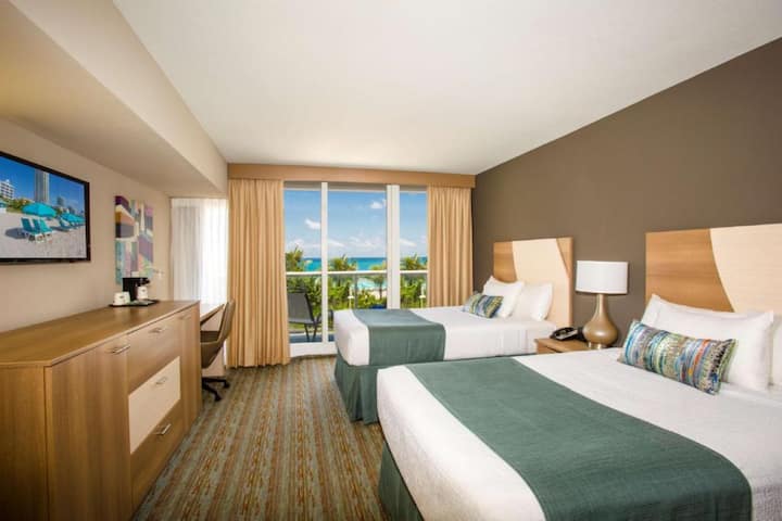 3 Stunning Oceanfront Rooms Perfect For Relaxation - Miami Beach, FL