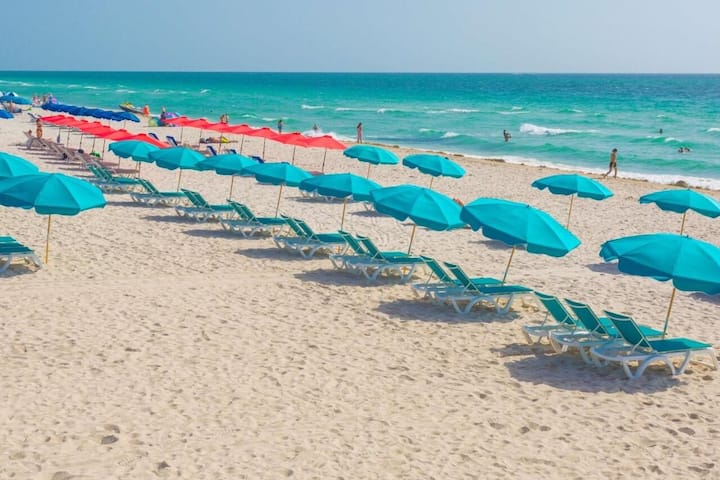 Unwind In 4 Oceanfront Rooms - Near Adventure - Miami Beach, FL