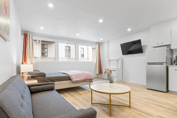 Elegant Studio Downtown Mtl - Montreal