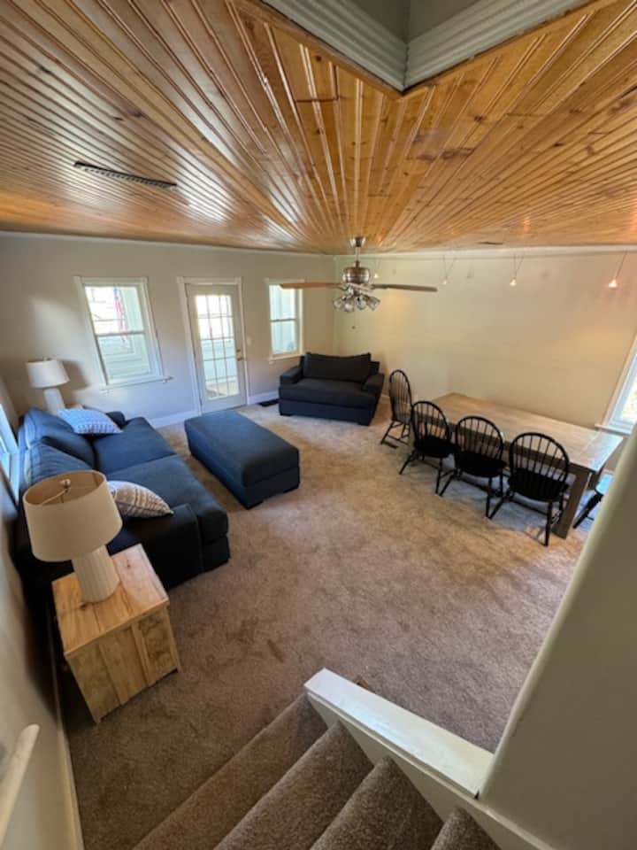 Relax In Bluffton Family Lake View Retreat 4br 2ba - Muskegon, MI