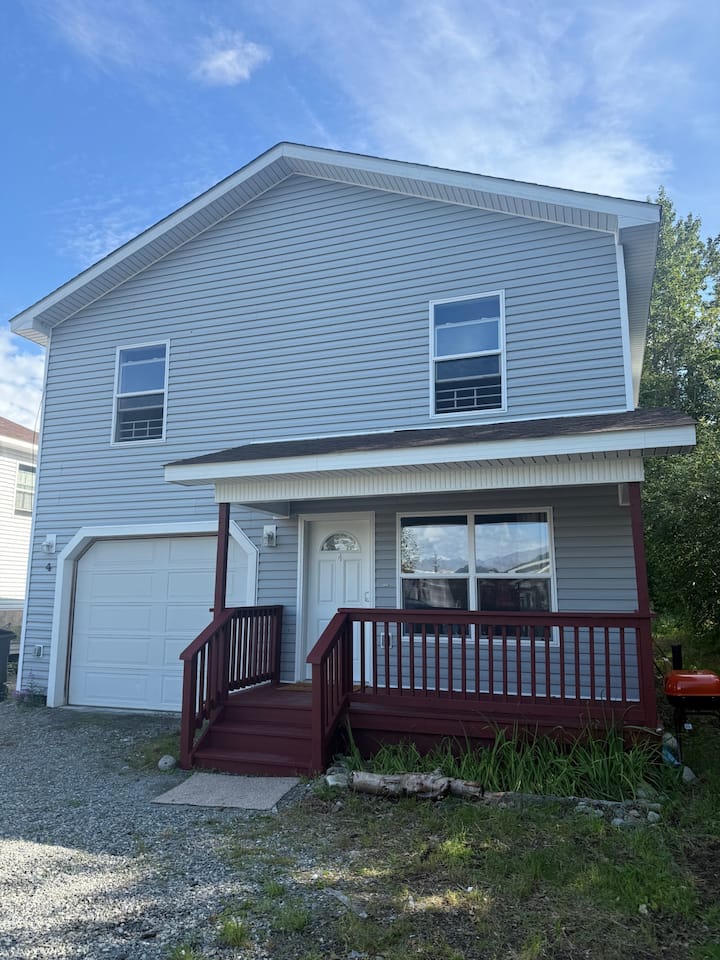 Home Away From Home 4 U- 3 Bedrooms 2 Baths - Wasilla, AK