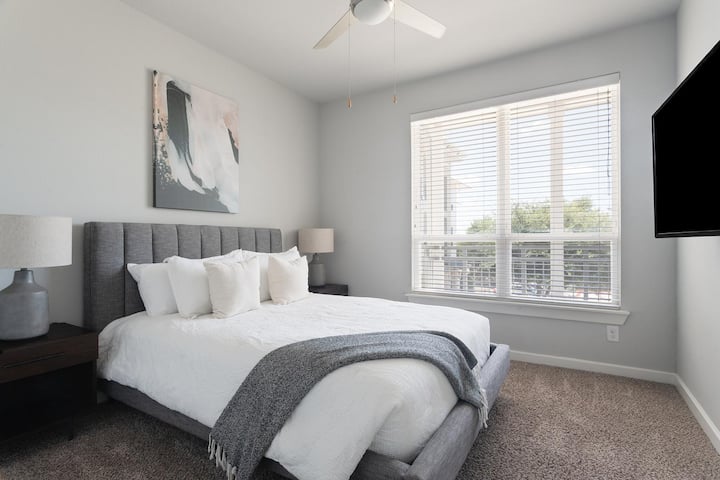 Landing | Stylish 1bd, Gym, Yoga Studio - Kyle, TX