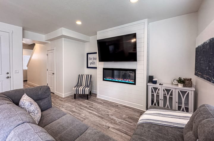 New Listing! Blue Lake Haven Townhouse - Bear Lake