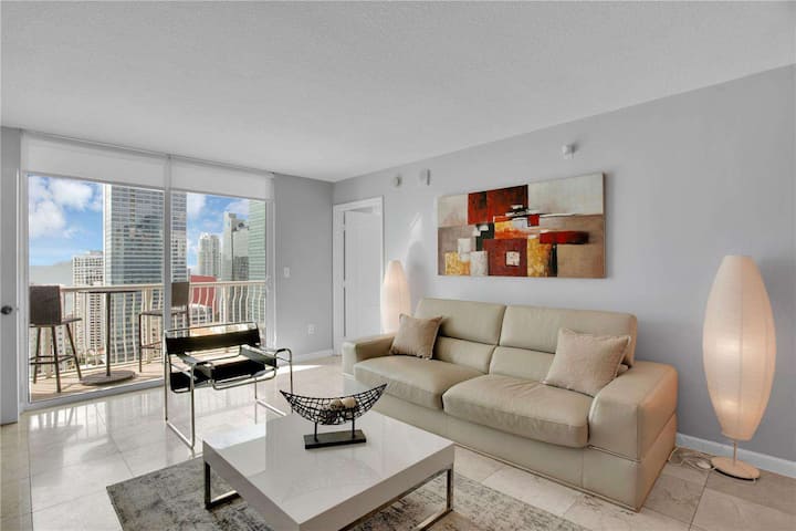 Beautiful Apt -Ocean View -Pool & Gym - Miami