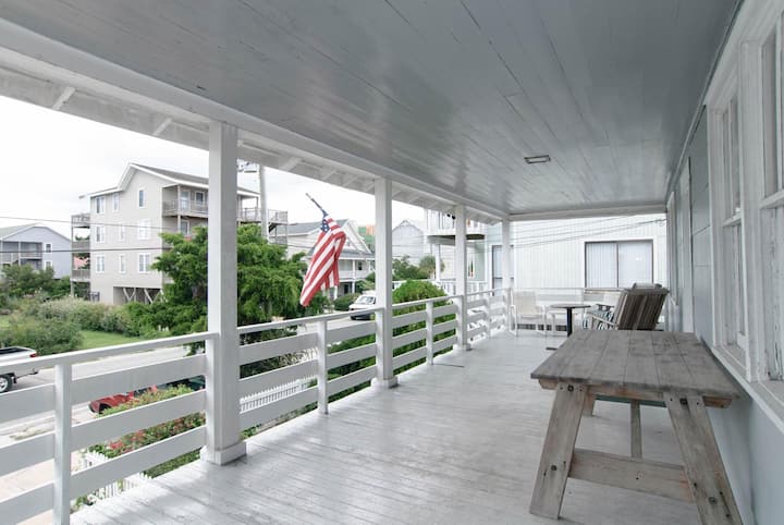 Pet Friendly Duplex Across From Crystal Pier - - Wrightsville Beach, NC