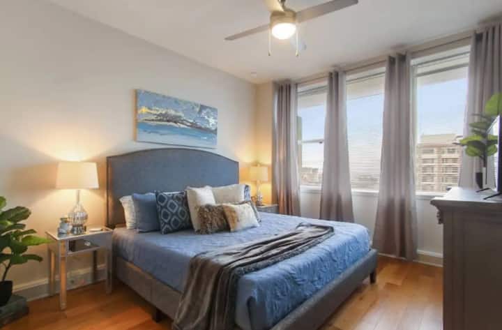 1414 Beautiful & Spacious W/gym/ & Pool N Quarter - Audubon Aquarium, New Orleans