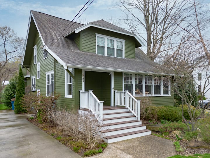 Downtown Retreat With Cottage & Private Yard - Saugatuck, MI