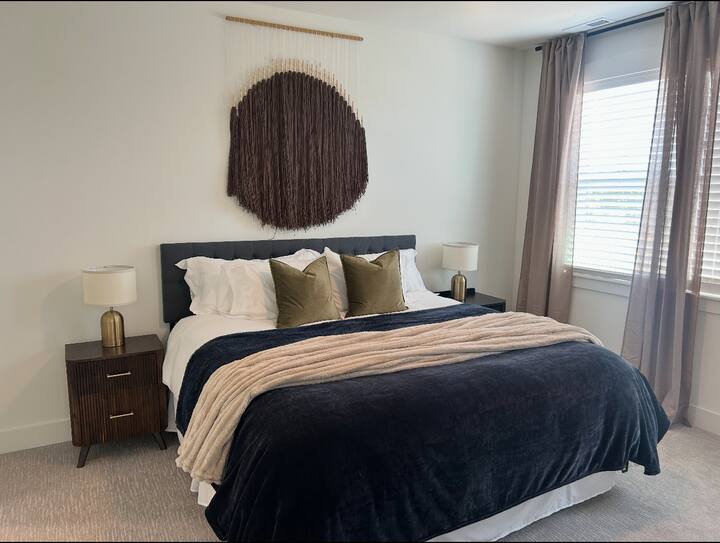 The Fairway Townhouse | Minutes From Golf Course - Eagle Point, OR