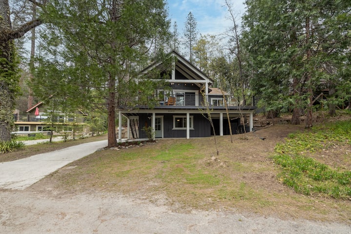 Rustic Cabin - Bass Lake, CA