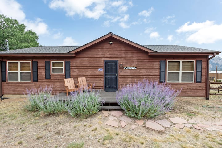 Bear Hugs Cabin - Estes Park Retreat W/ Game Room! - Estes Park, CO