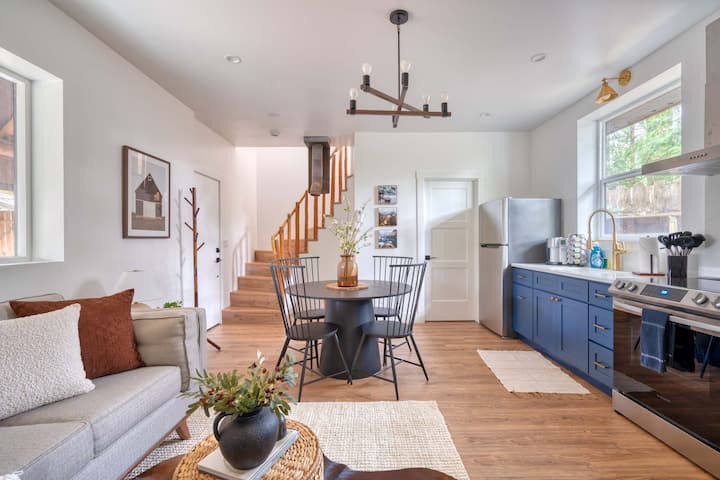 Forest Cabin + Airstream | 3br/3ba | Hot Tub - Oregon