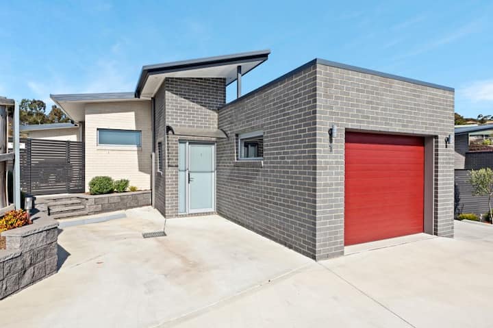 New Modern Villa, 2 Bed/bath-10min Airport/cbd. - Hobart