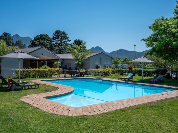 Pine Lodge George - Two Bedroom 4 Sleeper - George