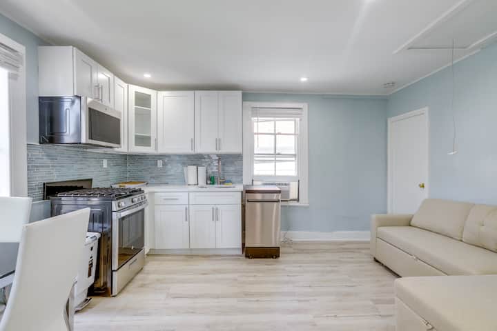 2 Blocks To Beach: Sunny Ocean Grove Apartment - Asbury Park, NJ