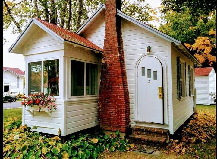 Cozy Cottage At Eden Village Bar Harbor (Sleeps 3) - Bar Harbor, ME
