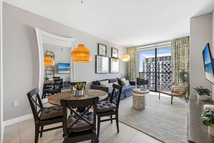 Modern Doral Condo W/ Free Parking - Doral, FL