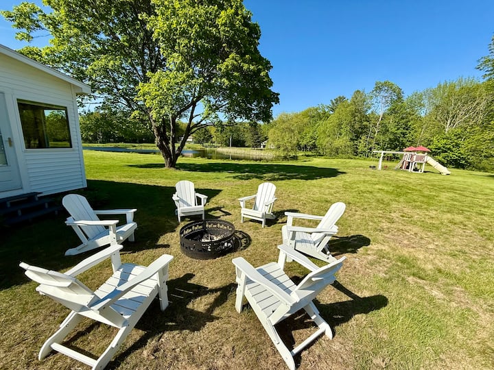 Eden Village Cottage #7 In Bar Harbor (Sleeps 6-8) - Bar Harbor, ME