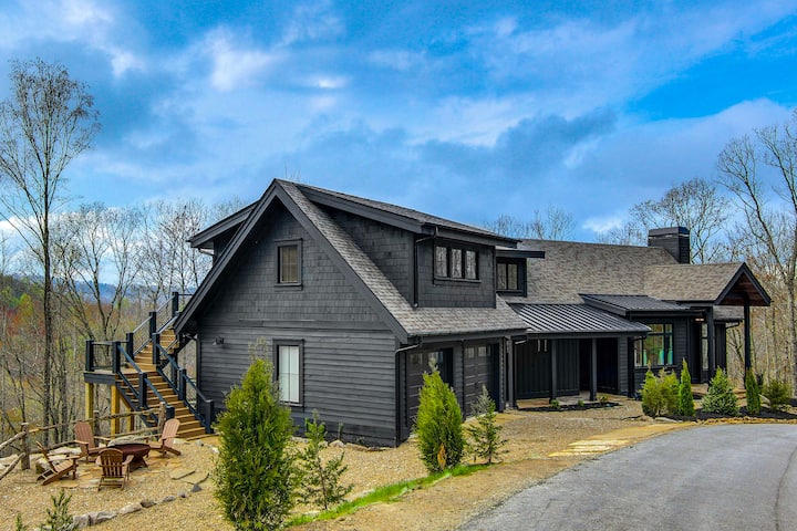 'Black Chalet' Mtn-view Home W/ Deck In Glenville! - Cashiers, NC