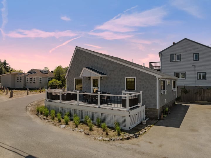 Beach Plum Cottage | Walk To Beach | Deck - Newbury