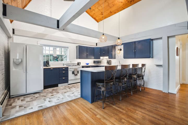 Beach Plum Cottage | Steps To Beach | Loft | A/c - Salisbury Beach State Reservation, Salisbury