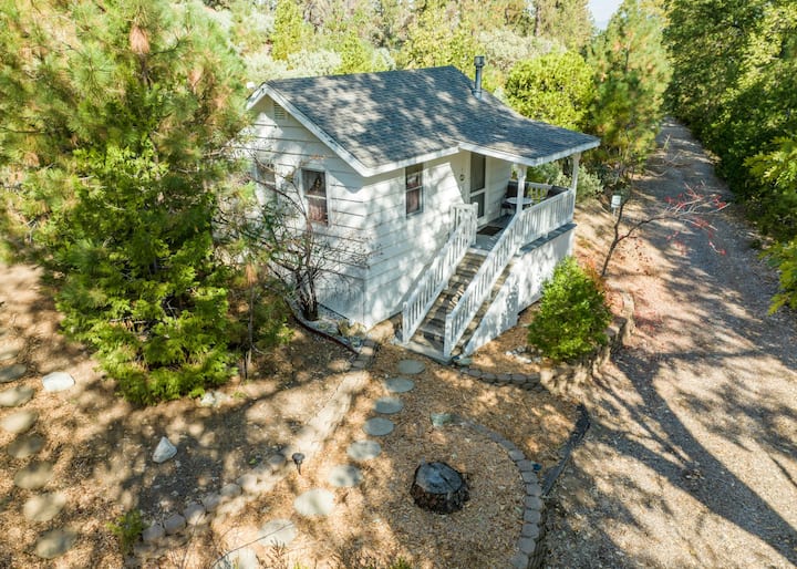 Deluxe Cottage - Groveland, CA