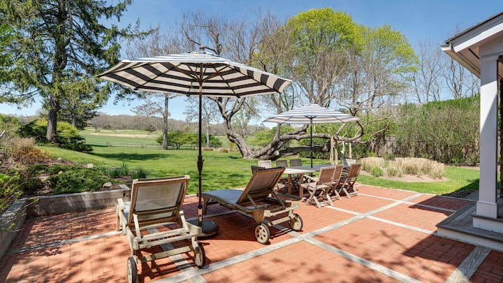 Charming Amagansett Farmhouse - Sunset Views - Amagansett, NY