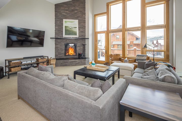 Stunning Ski-in/ski-out Mountain Chalet - Big Sky, MT