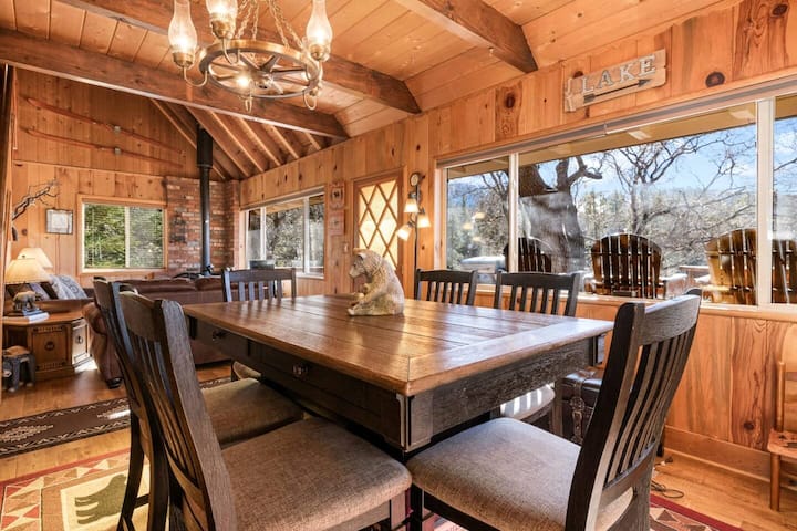 Snowy Retreat ~1 Mi To Bear Mtn/3mi To Snow Summit - Big Bear, CA