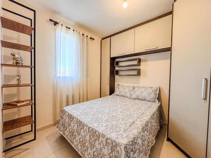 Apê Elegante Com Ar-cond, Vaga E óTima Localização - Ourinhos