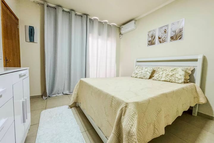 Flat Em Charmoso Residencial + Ar Cond. E Vaga - Ourinhos