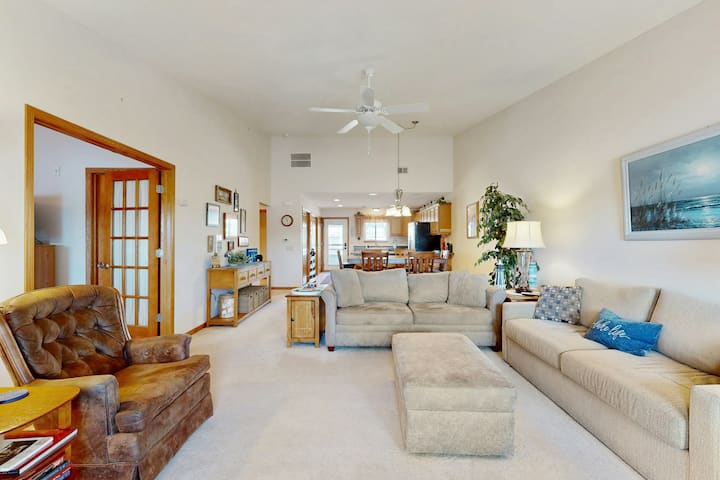2br Waterfront Condo | Pool | Hot Tub | Sauna - Wisconsin Dells, WI