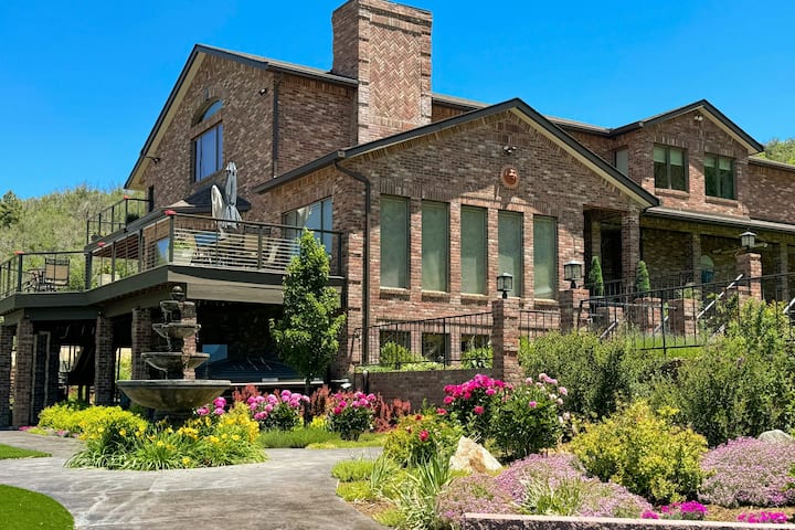Six Br Home W/ Hot Tub, Gym & Mountain Views - 두랑고