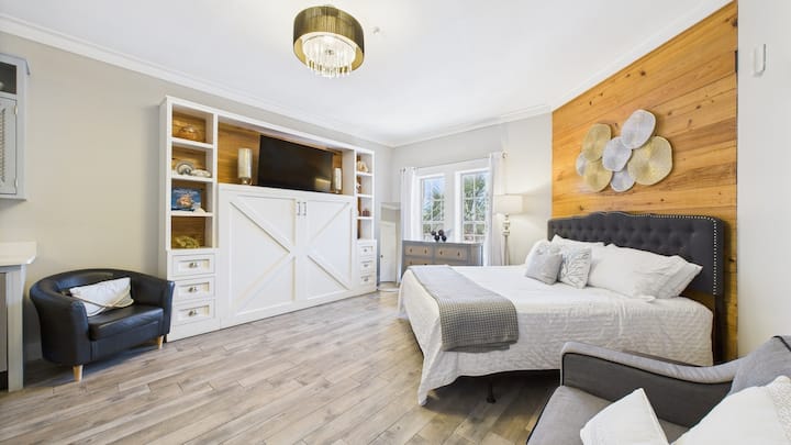 Shell Yeah 209- Overlooks Pavilion-sleeps 4 - Rosemary Beach, FL