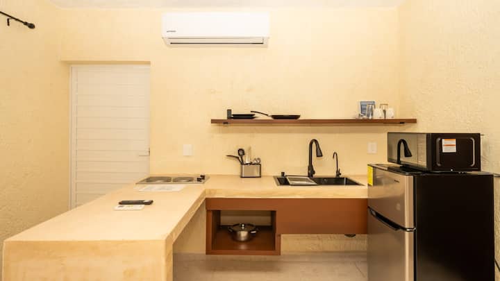 Cozy Cancún Studio With Outdoor Dining & Park View - Cancún