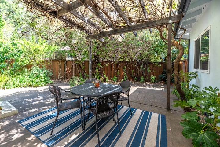 Riverbungalow~cozy&serene Home-walktoriver/wifi - Guerneville, CA