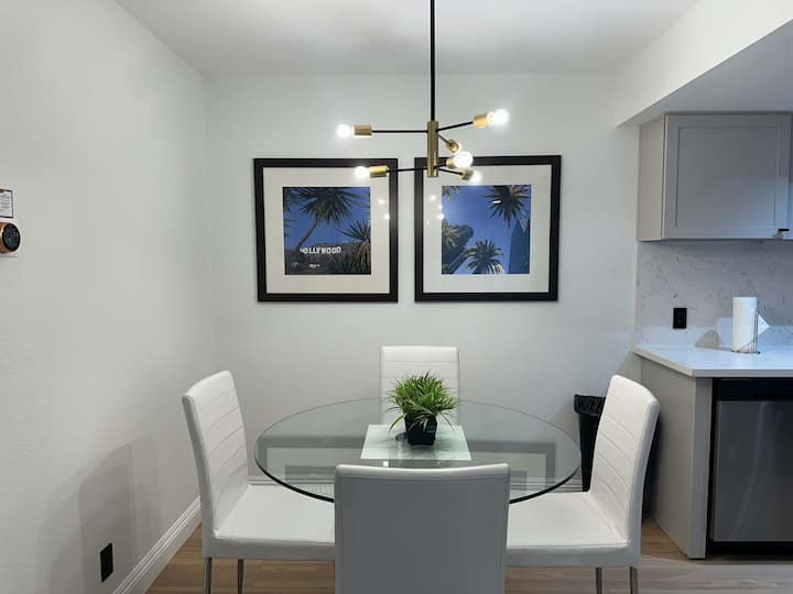 Lux 2br/2ba Condo Near Strip W/pool, Gym, Balcony - Henderson, NV