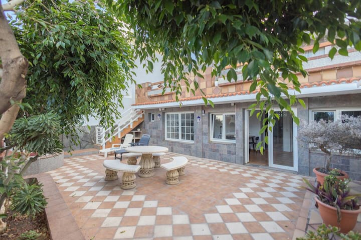 Surf-point House - 3 Min Walking To The Beach - Telde