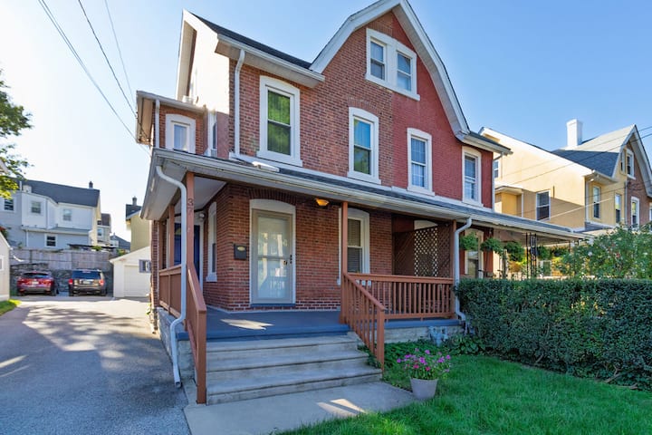 3 Br, 3 Bath Mid-term House In Bryn Mawr - King of Prussia, PA