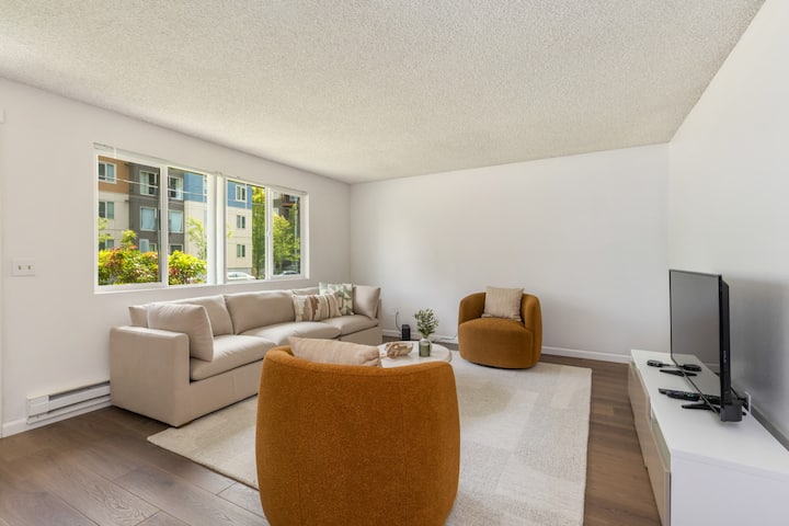 Comfortable Townhouse In Ash Way Lynnwood - Mukilteo, WA