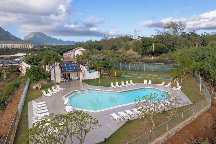 2 Spacious Units For Groups - Mountain Views - Lihue, HI