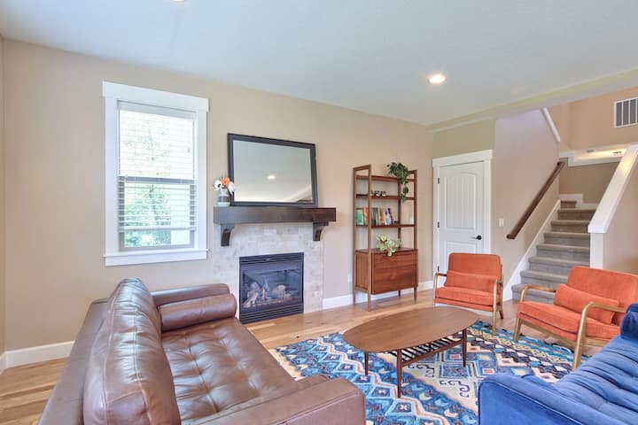Creekside Hideaway - Wine Country By 3rd St - McMinnville, OR
