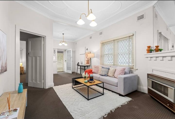 'Tranquil Home: City, Beach, Airport' - Sydney